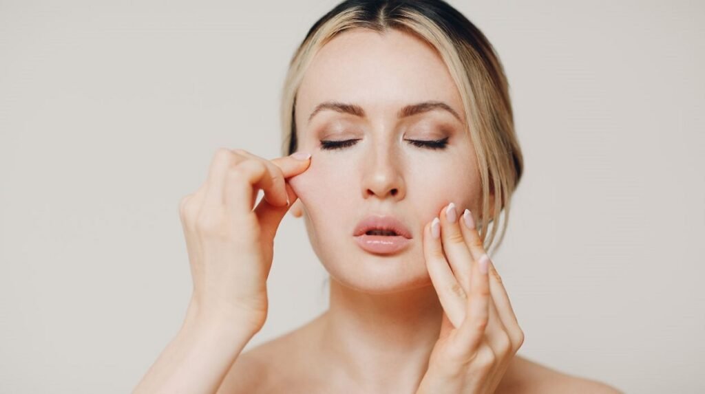 How To Get Hollow Cheeks? - Final Lite